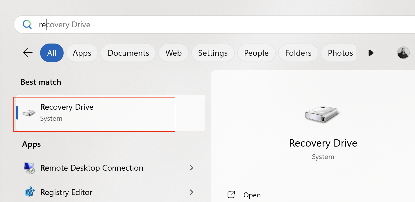 Microsoft Surface Laptop 7th Edition - Andy Kemp